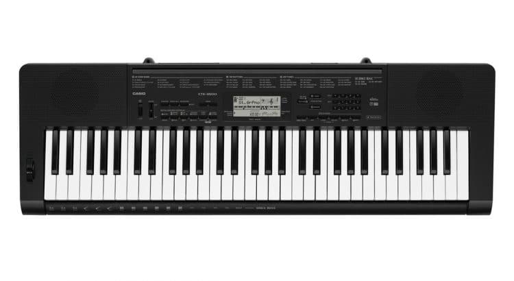 7 Best Beginner Electronic Keyboards (Starter's Guide) 2025